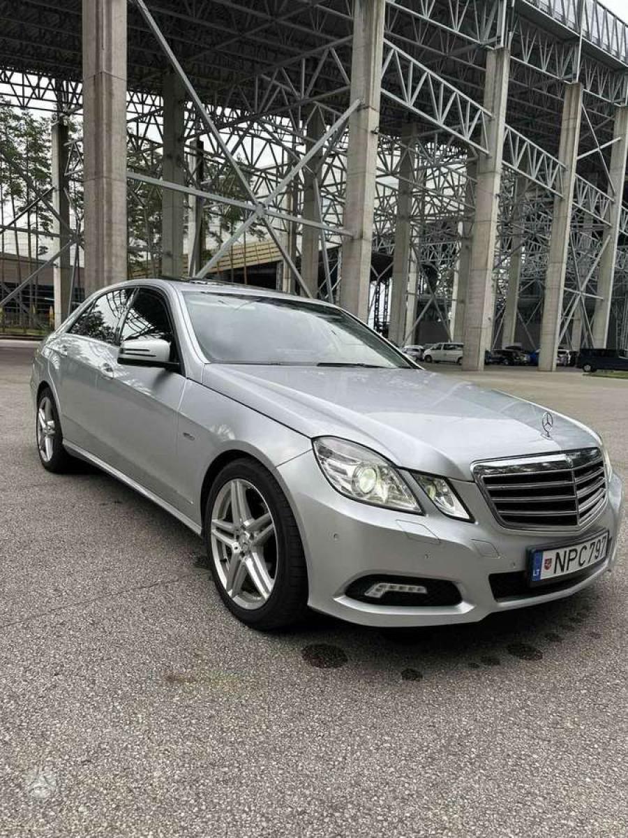 Grey Mercedes-Benz E 220 2009 in Druskininkai, with an engine capacity of 2.15 L and mileage of 292 thousand km for 7100 €, photo 5 on AUTOMOTO.COM.LV
