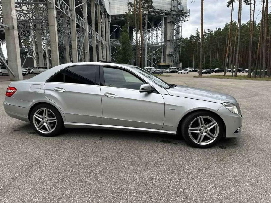 Grey Mercedes-Benz E 220 2009 in Druskininkai, with an engine capacity of 2.15 L and mileage of 292 thousand km for 7100 €, photo 7 on AUTOMOTO.COM.LV