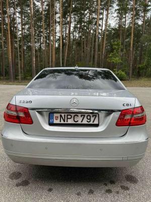 Grey Mercedes-Benz E 220 2009 in Druskininkai, with an engine capacity of 2.15 L and mileage of 292 thousand km for 7100 €, photo 9 on AUTOMOTO.COM.LV