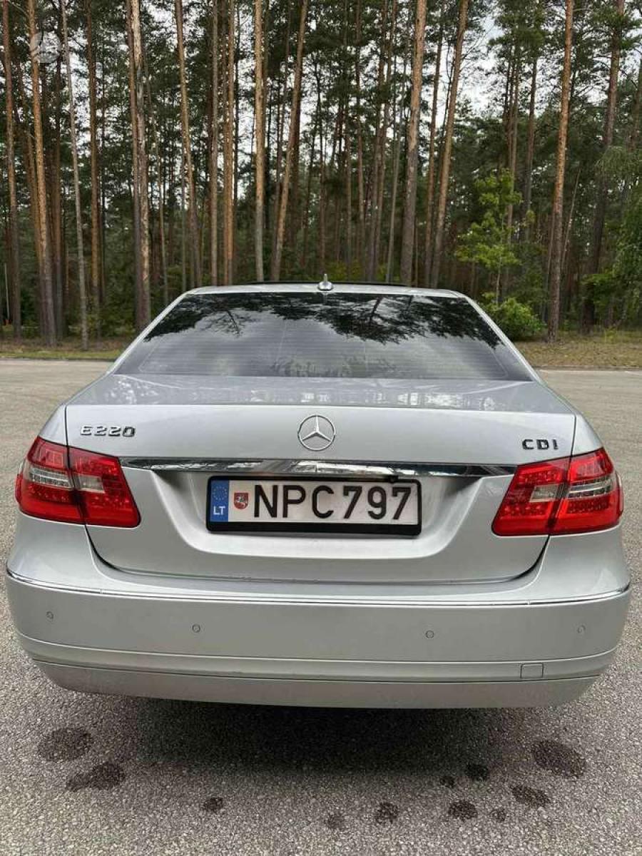 Grey Mercedes-Benz E 220 2009 in Druskininkai, with an engine capacity of 2.15 L and mileage of 292 thousand km for 7100 €, photo 9 on AUTOMOTO.COM.LV