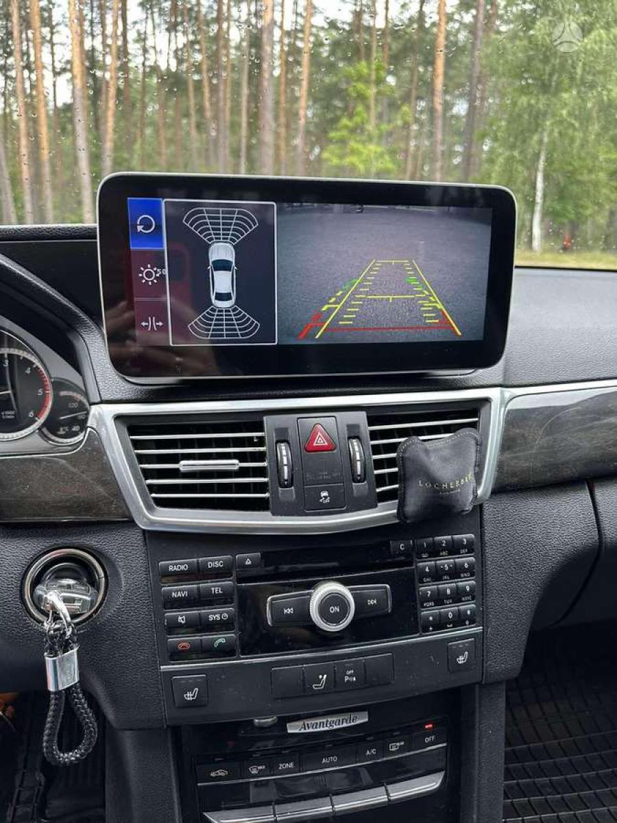 Grey Mercedes-Benz E 220 2009 in Druskininkai, with an engine capacity of 2.15 L and mileage of 292 thousand km for 7100 €, photo 12 on AUTOMOTO.COM.LV