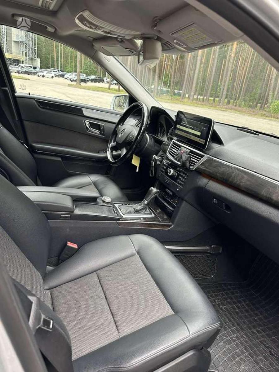Grey Mercedes-Benz E 220 2009 in Druskininkai, with an engine capacity of 2.15 L and mileage of 292 thousand km for 7100 €, photo 14 on AUTOMOTO.COM.LV