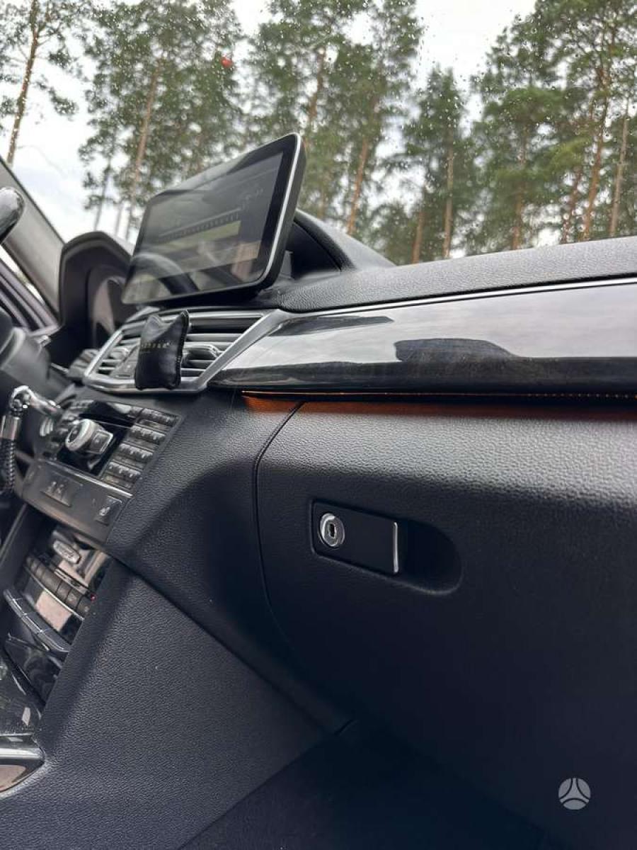Grey Mercedes-Benz E 220 2009 in Druskininkai, with an engine capacity of 2.15 L and mileage of 292 thousand km for 7100 €, photo 15 on AUTOMOTO.COM.LV