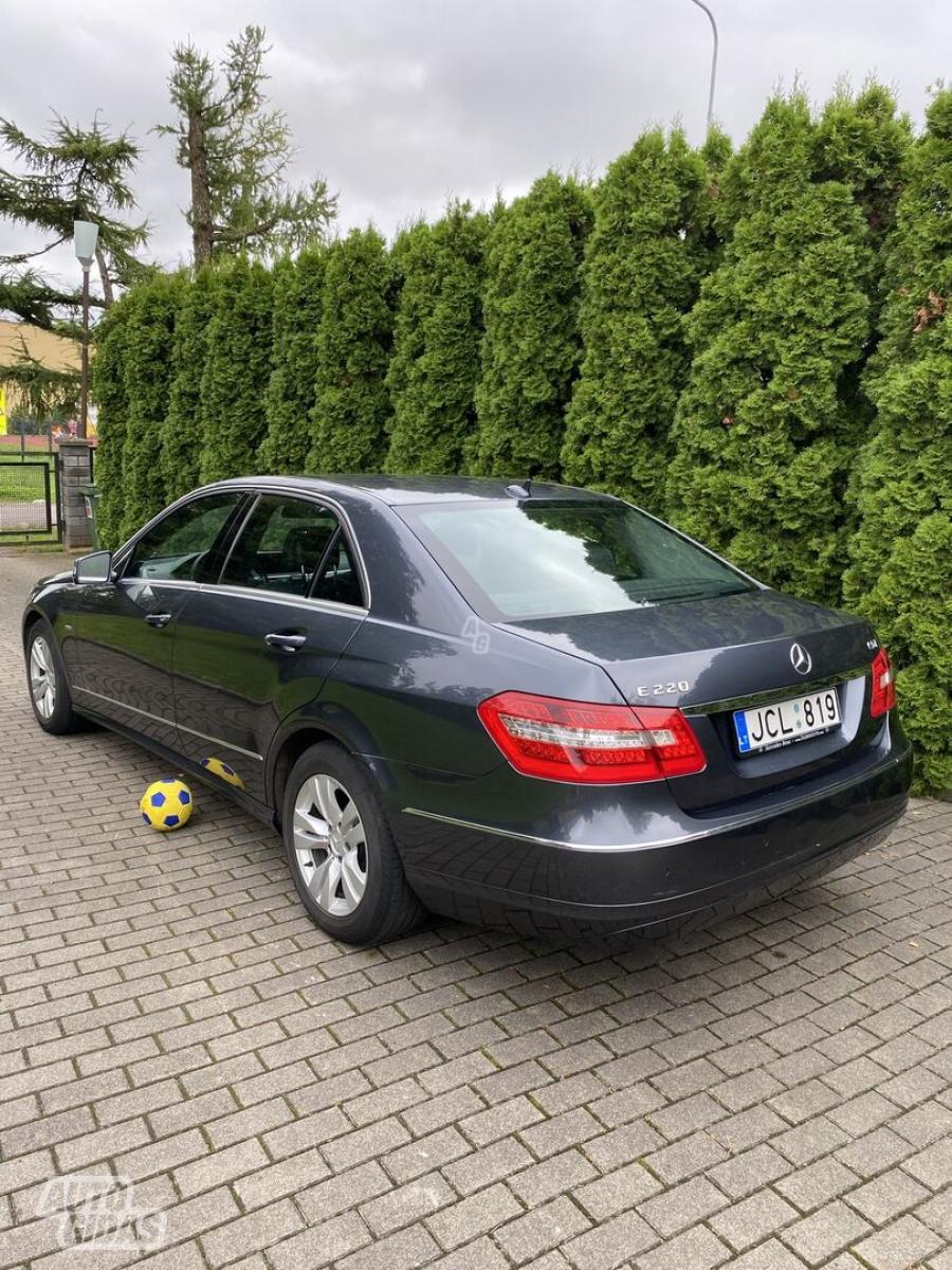 Серый Мерседес E 220 2009 в Каунас, объемом двигателя 2.10 л и пробегом 158 тыс. км за 7900 €, фото 10 на AUTOMOTO.COM.LV