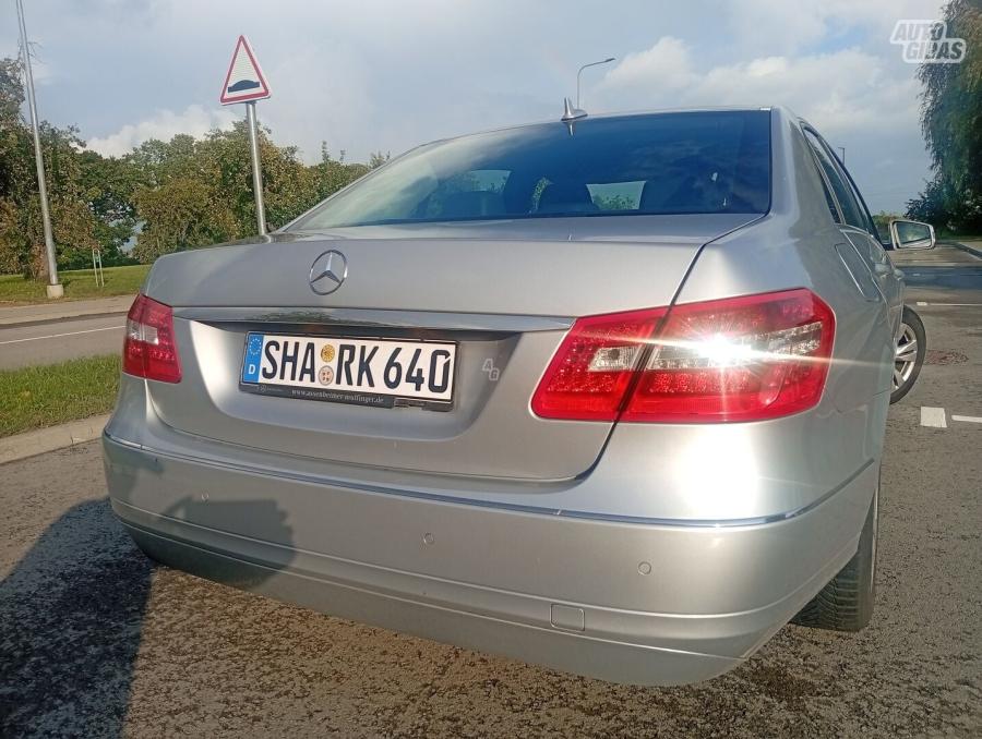 Серый Мерседес E 220 2009 в Вильнюс, объемом двигателя 2.20 л и пробегом 351 тыс. км за 3000 €, фото 11 на AUTOMOTO.COM.LV