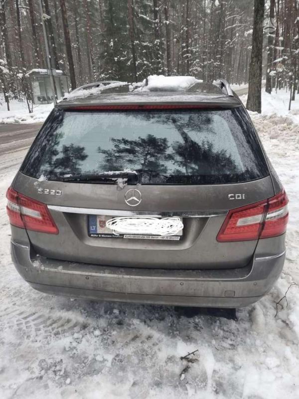 Pelēks Mercedes-Benz E 220 2010 Viļņa, ar dzinēja tilpumu 2.14 L un nobraukumu 295 tūkst. km par 3300 €, foto 10 vietnē AUTOMOTO.COM.LV