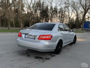Pelēks Mercedes-Benz E 220 2010 Viļņa, ar dzinēja tilpumu 2.20 L un nobraukumu 360 tūkst. km par 4500 €, foto 4 vietnē AUTOMOTO.COM.LV