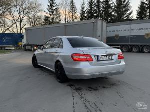 Pelēks Mercedes-Benz E 220 2010 Viļņa, ar dzinēja tilpumu 2.20 L un nobraukumu 360 tūkst. km par 4500 €, foto 5 vietnē AUTOMOTO.COM.LV