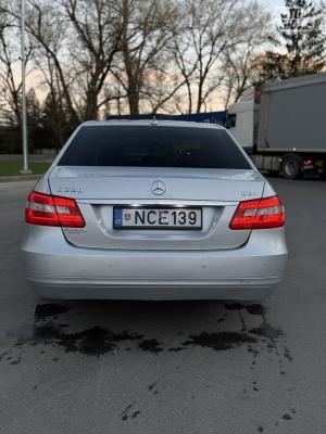 Pelēks Mercedes-Benz E 220 2010 Viļņa, ar dzinēja tilpumu 2.20 L un nobraukumu 360 tūkst. km par 4500 €, foto 8 vietnē AUTOMOTO.COM.LV