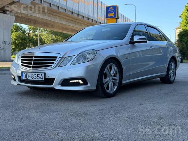 Серый Мерседес E 220 2010 в Рига, объемом двигателя 2.20 л и пробегом 0 тыс. км за 5850 €, фото 2 на AUTOMOTO.COM.LV