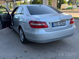 Pelēks Mercedes-Benz E 220 2010 Rīga, ar dzinēja tilpumu 2.20 L un nobraukumu 0 tūkst. km par 5850 €, foto 6 vietnē AUTOMOTO.COM.LV