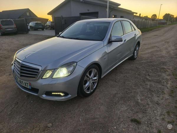 Pelēks Mercedes-Benz E 220 2010 Raseiniai, ar dzinēja tilpumu 2.14 L un nobraukumu 300 tūkst. km par 3499 €, foto 1 vietnē AUTOMOTO.COM.LV