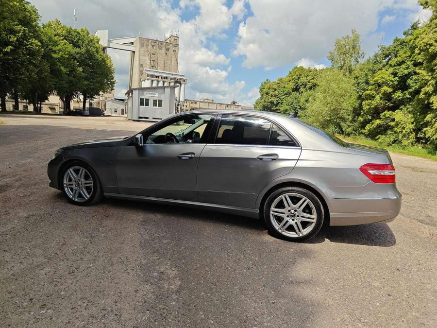 Серый Мерседес E 220 2010 в Таураге, объемом двигателя 2.14 л и пробегом 273 тыс. км за 5900 €, фото 5 на AUTOMOTO.COM.LV
