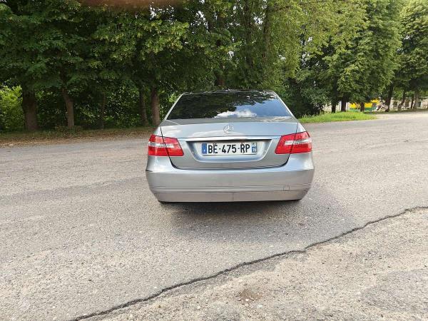 Pelēks Mercedes-Benz E 220 2010 Tauragė, ar dzinēja tilpumu 2.14 L un nobraukumu 273 tūkst. km par 5900 €, foto 6 vietnē AUTOMOTO.COM.LV