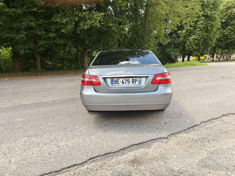 Серый Мерседес E 220 2010 в Таураге, объемом двигателя 2.14 л и пробегом 273 тыс. км за 5900 €, фото 7 на AUTOMOTO.COM.LV