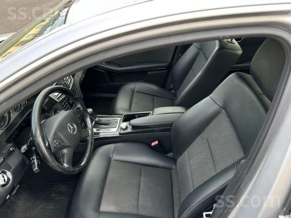Grey Mercedes-Benz E 220 2010 in Daugavpils, with an engine capacity of 2.20 L and mileage of 298 thousand km for 6250 €, photo 10 on AUTOMOTO.COM.LV