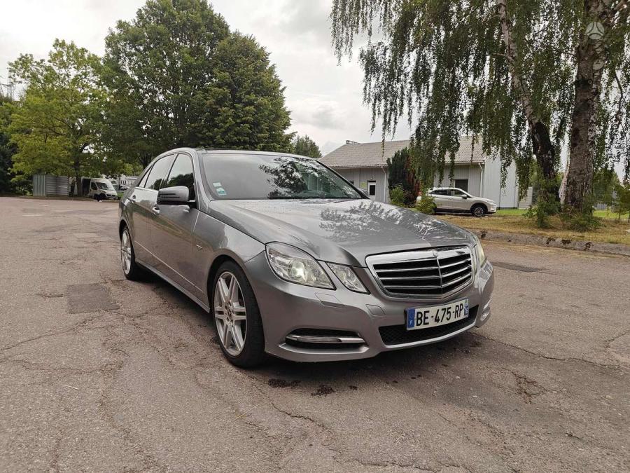 Серый Мерседес E 220 2010 в Таураге, объемом двигателя 2.14 л и пробегом 274 тыс. км за 5700 €, фото 1 на AUTOMOTO.COM.LV