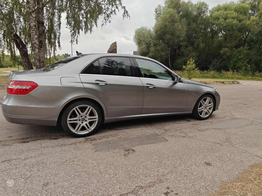 Серый Мерседес E 220 2010 в Таураге, объемом двигателя 2.14 л и пробегом 274 тыс. км за 5700 €, фото 6 на AUTOMOTO.COM.LV