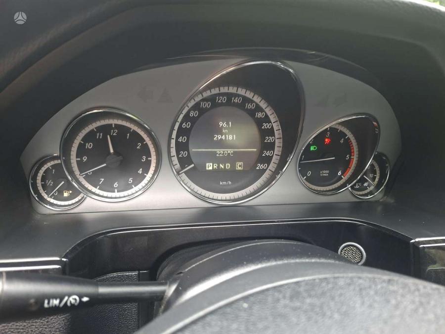 Grey Mercedes-Benz E 220 2010 in Radviliskis, with an engine capacity of 2.00 L and mileage of 291 thousand km for 3999 €, photo 12 on AUTOMOTO.COM.LV