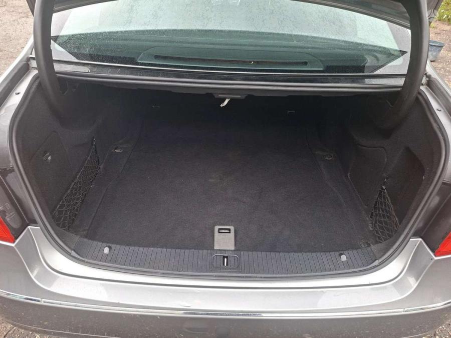 Grey Mercedes-Benz E 220 2010 in Radviliskis, with an engine capacity of 2.00 L and mileage of 291 thousand km for 3999 €, photo 15 on AUTOMOTO.COM.LV