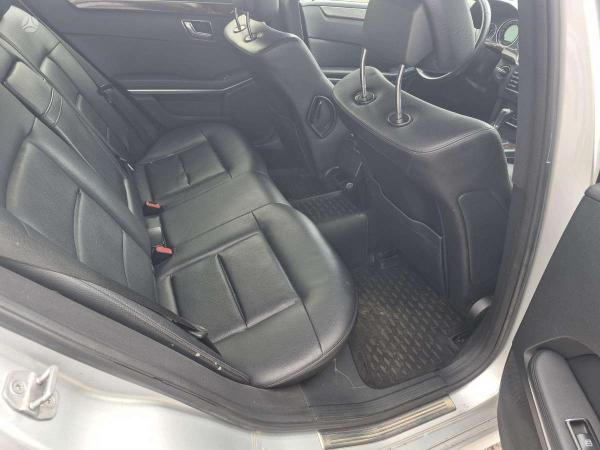 Grey Mercedes-Benz E 220 2010 in Kelme, with an engine capacity of 2.14 L and mileage of 300 thousand km for 2300 €, photo 6 on AUTOMOTO.COM.LV