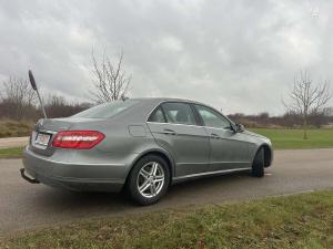 Grey Mercedes-Benz E 220 2011 in Siauliai, with an engine capacity of 2.10 L and mileage of 330 thousand km for 5999 €, photo 5 on AUTOMOTO.COM.LV