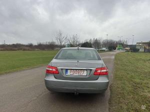 Grey Mercedes-Benz E 220 2011 in Siauliai, with an engine capacity of 2.10 L and mileage of 330 thousand km for 5999 €, photo 6 on AUTOMOTO.COM.LV