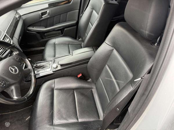 Pelēks Mercedes-Benz E 220 2011 Tauragė, ar dzinēja tilpumu 2.14 L un nobraukumu 330 tūkst. km par 5400 €, foto 10 vietnē AUTOMOTO.COM.LV