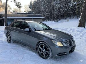 Grey Mercedes-Benz E 220 2011 in Vilnius, with an engine capacity of 2.14 L and mileage of 292 thousand km for 6990 €, photo 2 on AUTOMOTO.COM.LV