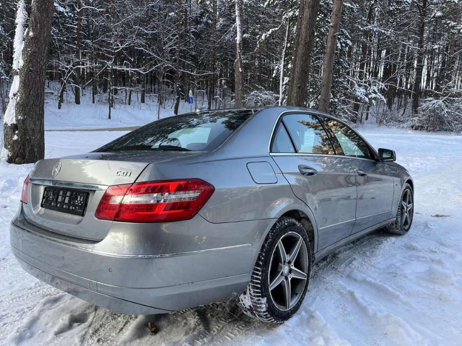 Grey Mercedes-Benz E 220 2011 in Vilnius, with an engine capacity of 2.14 L and mileage of 292 thousand km for 6990 €, photo 5 on AUTOMOTO.COM.LV
