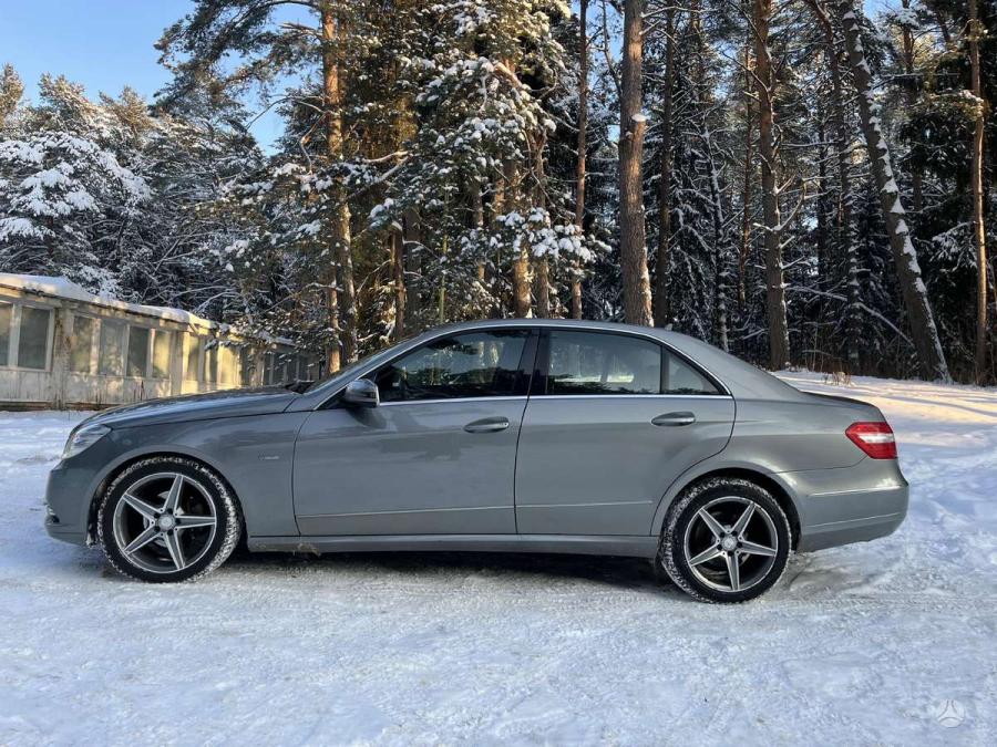 Grey Mercedes-Benz E 220 2011 in Vilnius, with an engine capacity of 2.14 L and mileage of 292 thousand km for 6990 €, photo 6 on AUTOMOTO.COM.LV