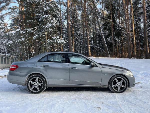 Grey Mercedes-Benz E 220 2011 in Vilnius, with an engine capacity of 2.14 L and mileage of 292 thousand km for 6990 €, photo 7 on AUTOMOTO.COM.LV