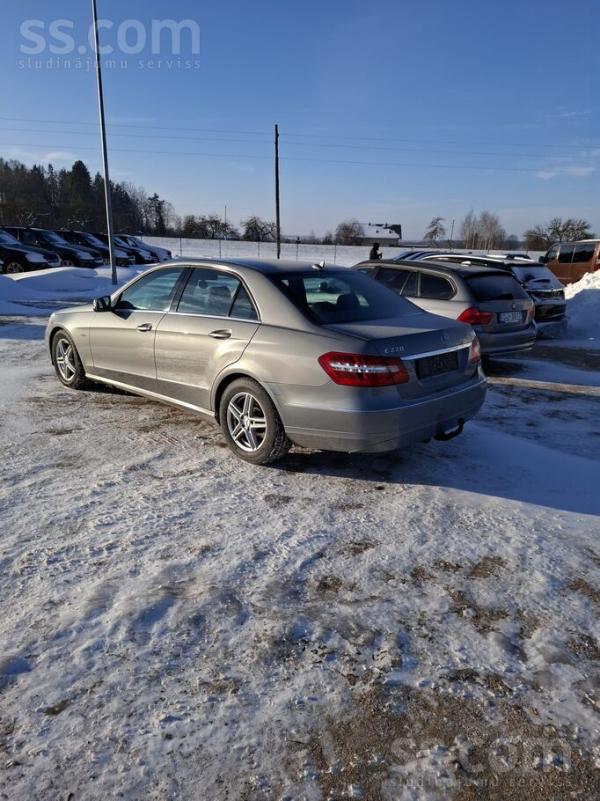 Pelēks Mercedes-Benz E 220 2011 Tukums, ar dzinēja tilpumu 2.20 L un nobraukumu 0 tūkst. km par 6999 €, foto 3 vietnē AUTOMOTO.COM.LV