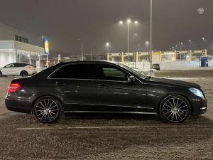 Pelēks Mercedes-Benz E 220 2011 Kauņa, ar dzinēja tilpumu 2.14 L un nobraukumu 336 tūkst. km par 9999 €, foto 2 vietnē AUTOMOTO.COM.LV