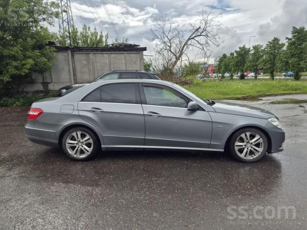 Pelēks Mercedes-Benz E 220 2011 Rīga, ar dzinēja tilpumu 2.20 L un nobraukumu 342 tūkst. km par 7990 €, foto 5 vietnē AUTOMOTO.COM.LV