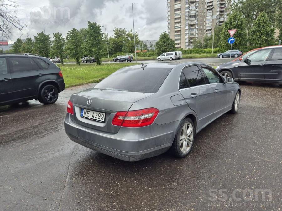 Pelēks Mercedes-Benz E 220 2011 Rīga, ar dzinēja tilpumu 2.20 L un nobraukumu 342 tūkst. km par 7990 €, foto 7 vietnē AUTOMOTO.COM.LV