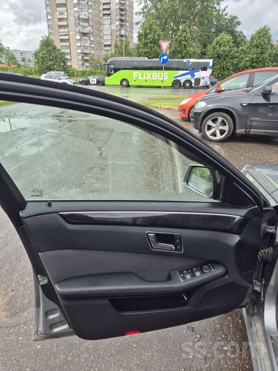 Pelēks Mercedes-Benz E 220 2011 Rīga, ar dzinēja tilpumu 2.20 L un nobraukumu 342 tūkst. km par 7990 €, foto 15 vietnē AUTOMOTO.COM.LV