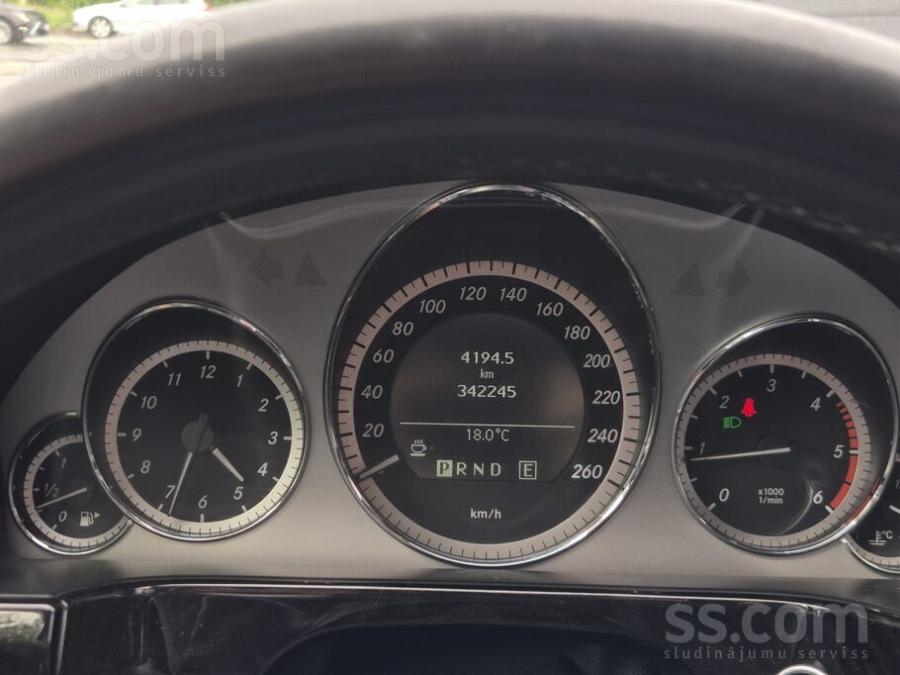 Pelēks Mercedes-Benz E 220 2011 Rīga, ar dzinēja tilpumu 2.20 L un nobraukumu 342 tūkst. km par 7990 €, foto 16 vietnē AUTOMOTO.COM.LV
