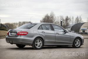 Серый Мерседес E 220 2011 в Тукумс, объемом двигателя 2.20 л и пробегом 0 тыс. км за 5999 €, фото 4 на AUTOMOTO.COM.LV
