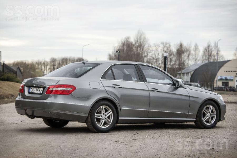 Серый Мерседес E 220 2011 в Тукумс, объемом двигателя 2.20 л и пробегом 0 тыс. км за 5999 €, фото 4 на AUTOMOTO.COM.LV