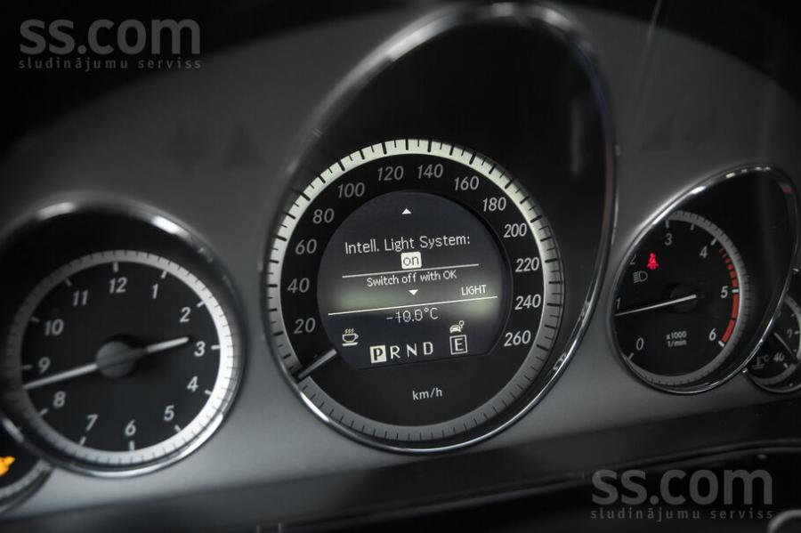 Серый Мерседес E 220 2011 в Тукумс, объемом двигателя 2.20 л и пробегом 0 тыс. км за 5999 €, фото 18 на AUTOMOTO.COM.LV