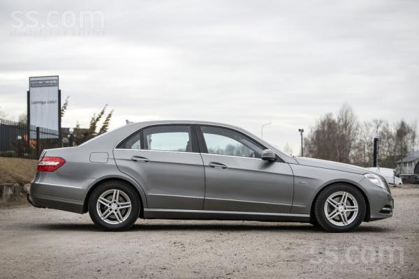 Pelēks Mercedes-Benz E 220 2011 Tukums, ar dzinēja tilpumu 2.20 L un nobraukumu 0 tūkst. km par 6999 €, foto 2 vietnē AUTOMOTO.COM.LV