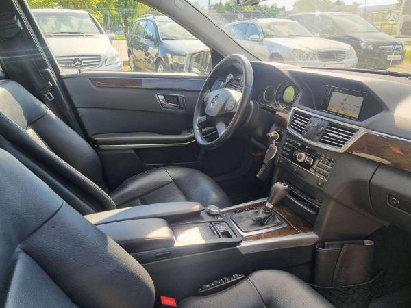 Серый Мерседес E 220 2011 в Каунас, объемом двигателя 2.20 л и пробегом 350 тыс. км за 4800 €, фото 6 на AUTOMOTO.COM.LV