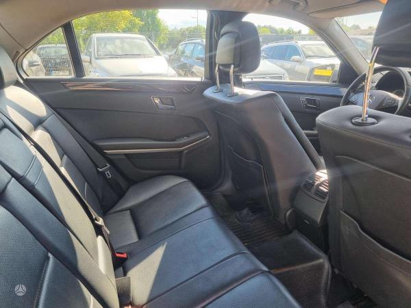 Grey Mercedes-Benz E 220 2011 in Kaunas, with an engine capacity of 2.20 L and mileage of 350 thousand km for 4800 €, photo 7 on AUTOMOTO.COM.LV
