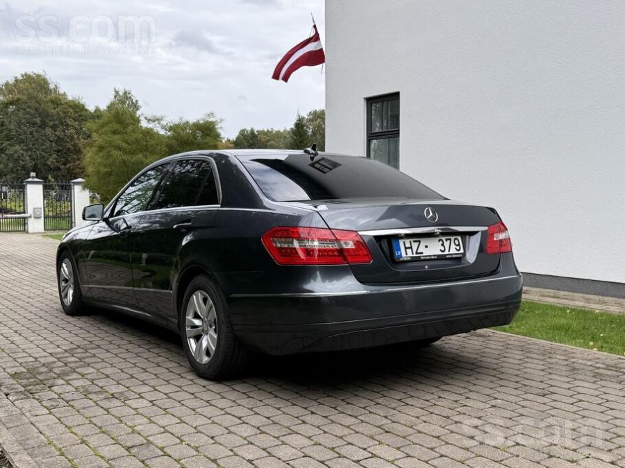 Pelēks Mercedes-Benz E 220 2011 Rīga, ar dzinēja tilpumu 2.20 L un nobraukumu 190 tūkst. km par 8300 €, foto 4 vietnē AUTOMOTO.COM.LV