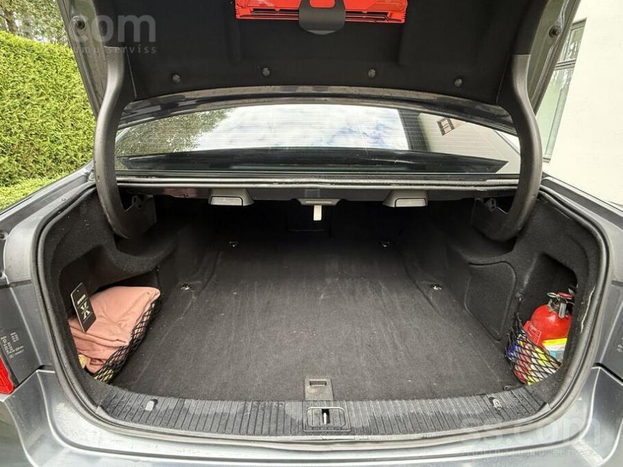 Pelēks Mercedes-Benz E 220 2011 Rīga, ar dzinēja tilpumu 2.20 L un nobraukumu 190 tūkst. km par 8300 €, foto 7 vietnē AUTOMOTO.COM.LV