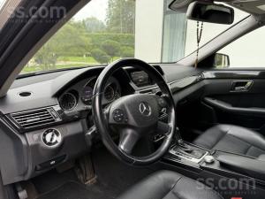 Pelēks Mercedes-Benz E 220 2011 Rīga, ar dzinēja tilpumu 2.20 L un nobraukumu 190 tūkst. km par 8300 €, foto 10 vietnē AUTOMOTO.COM.LV