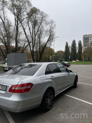 Pelēks Mercedes-Benz E 220 2011 Rīga, ar dzinēja tilpumu 2.20 L un nobraukumu 269 tūkst. km par 5000 €, foto 5 vietnē AUTOMOTO.COM.LV