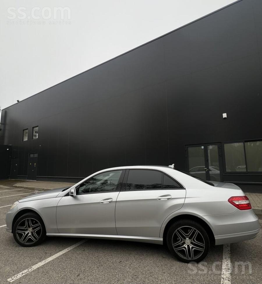 Pelēks Mercedes-Benz E 220 2011 Rīga, ar dzinēja tilpumu 2.20 L un nobraukumu 269 tūkst. km par 5000 €, foto 6 vietnē AUTOMOTO.COM.LV