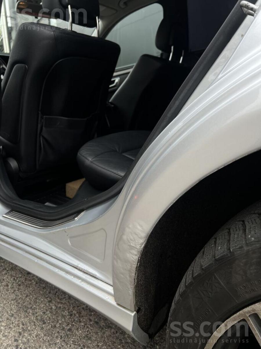 Pelēks Mercedes-Benz E 220 2011 Rīga, ar dzinēja tilpumu 2.20 L un nobraukumu 269 tūkst. km par 5000 €, foto 10 vietnē AUTOMOTO.COM.LV